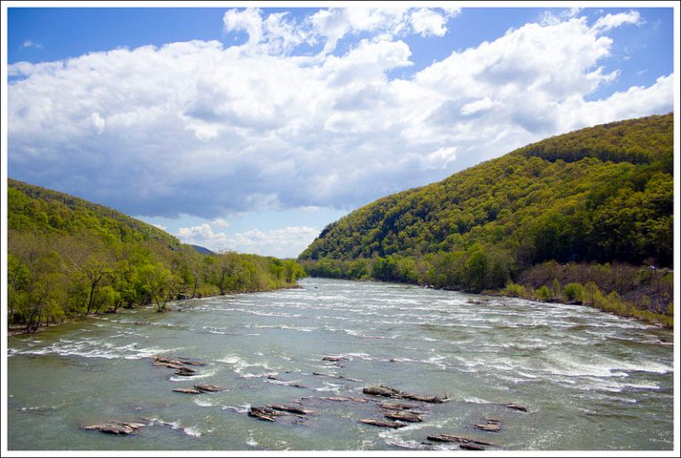 Appalachian Trail – Harpers Ferry to Bears Den Rocks – Virginia Trail Guide